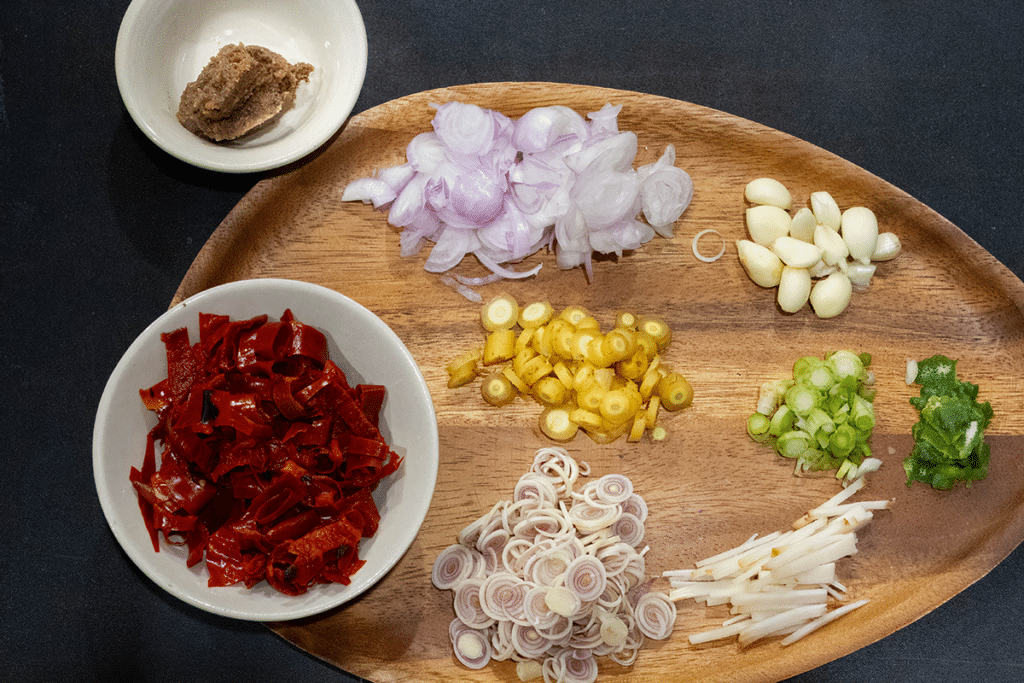 Thaifoodmaster - Pork and Three Beans Minced-Bird Style Curry (แกงคั่ว ...