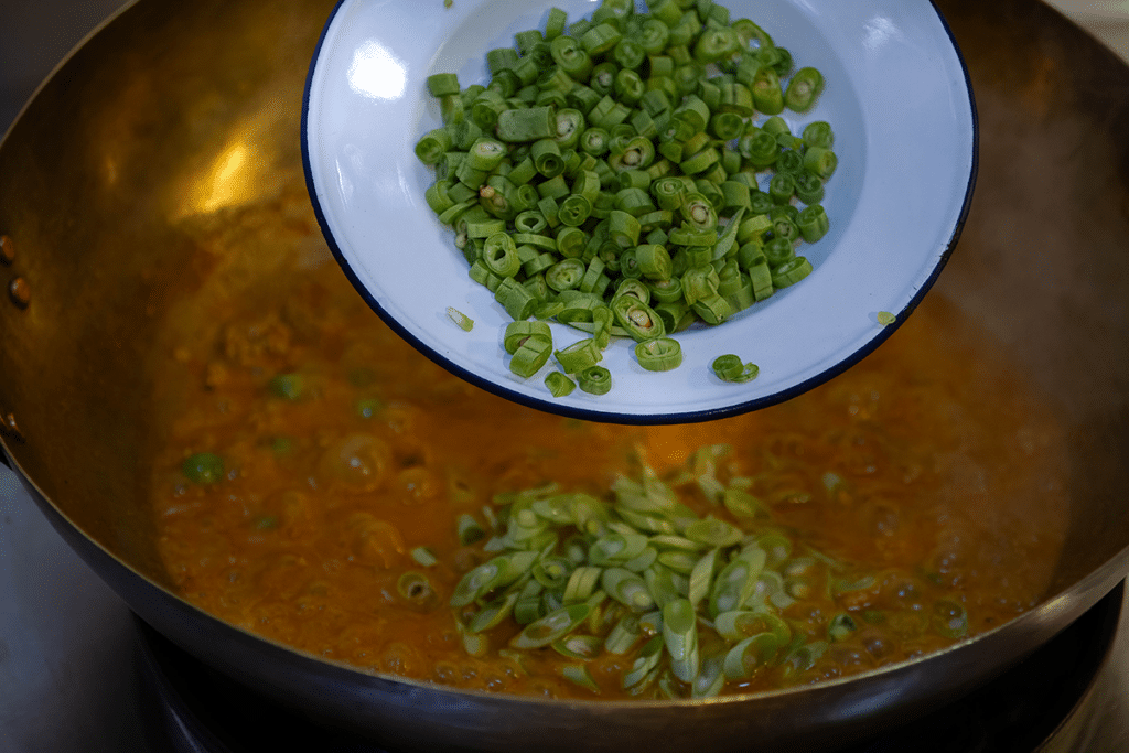 Thaifoodmaster - Pork and Three Beans Minced-Bird Style Curry (แกงคั่ว ...